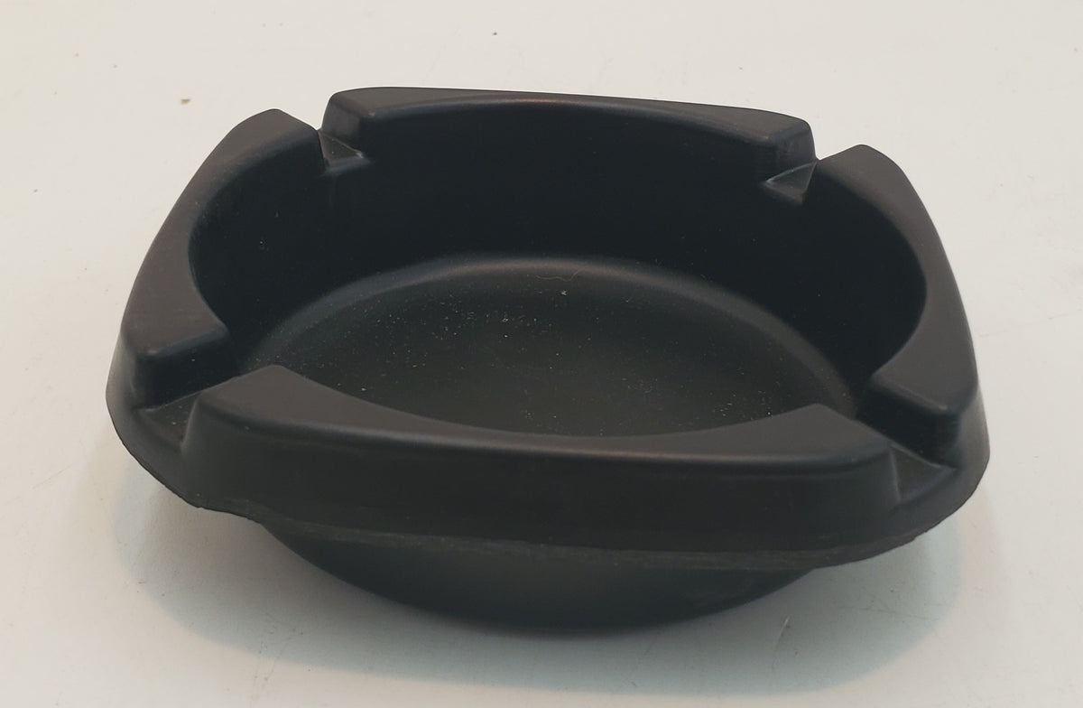 3.75" PLASTIC ASHTRAY-BLACK - SQUARE – Kitchen Depot